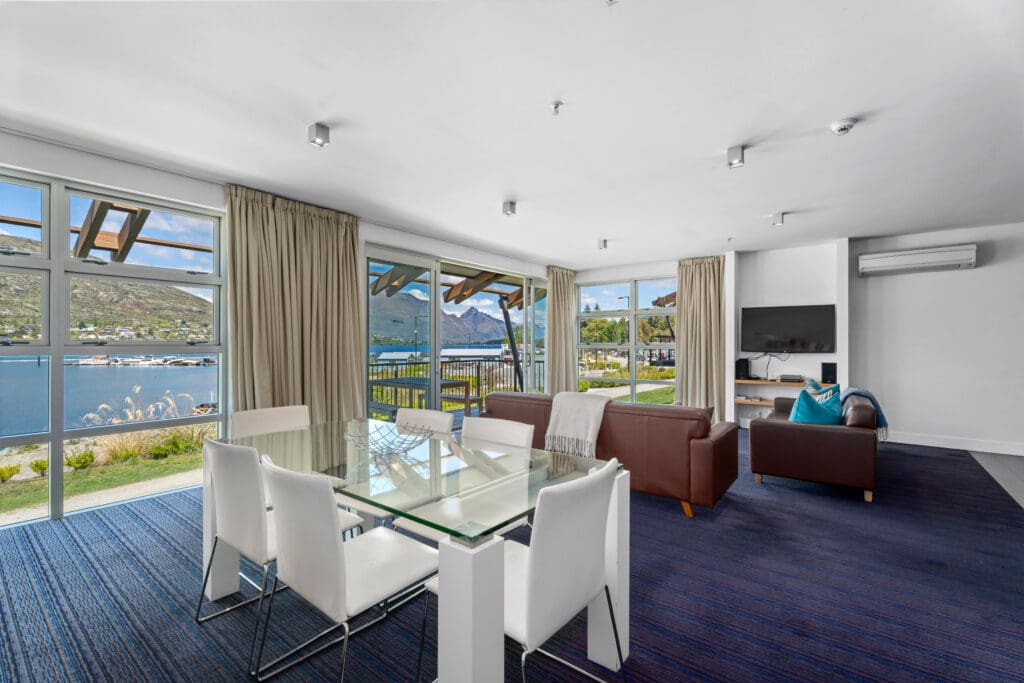 Queenstown Lakefront Luxury Marina Apartment – Modern 2BR